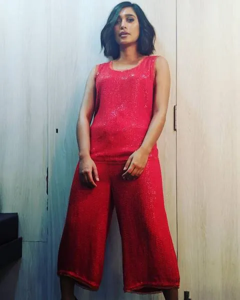 सयानी गुप्ता जीवनी | Sayani Gupta Biography in Hindi - Filmibeat Hindi