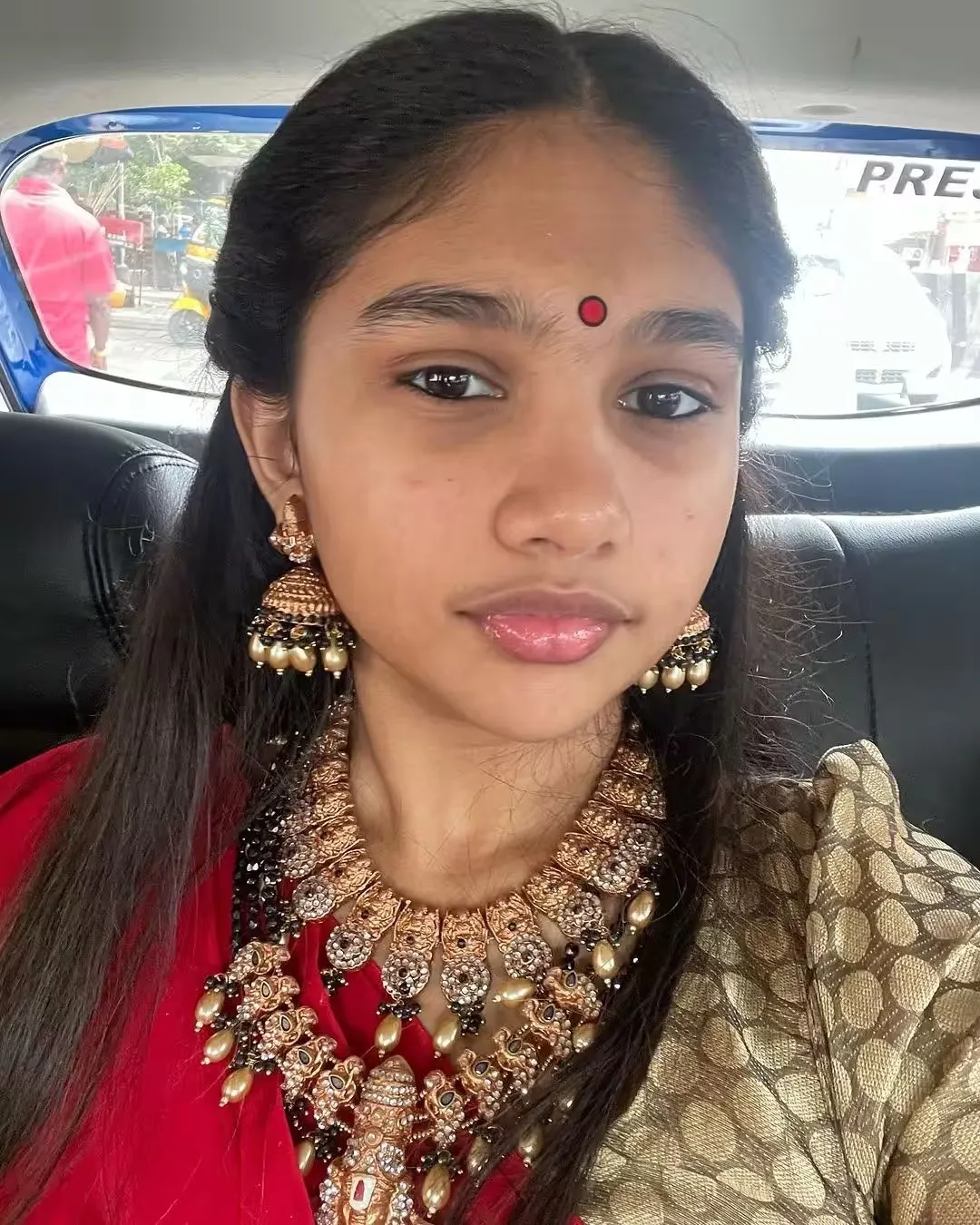 ஜோவிகா விஜயகுமார் (Jovika Vijaykumar): திரைப்படங்கள், வயது, பயோடேட்டா ...
