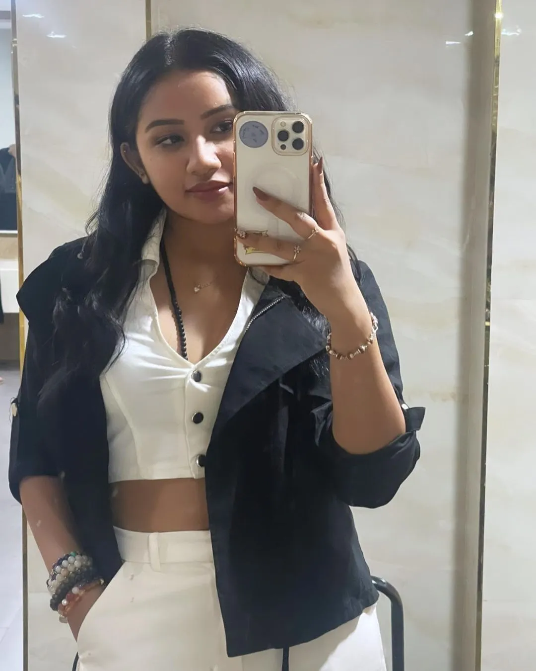 ரவீனா தாஹா (Raveena Daha): திரைப்படங்கள், வயது, பயோடேட்டா ...