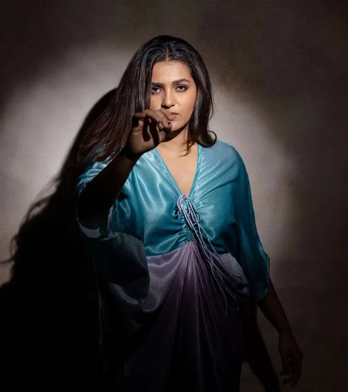 पार्वती थिरुवथु (Parvathy): उम्र, मूवी, फोटो, जीवनी, तस्वीरें, फिल्म ...